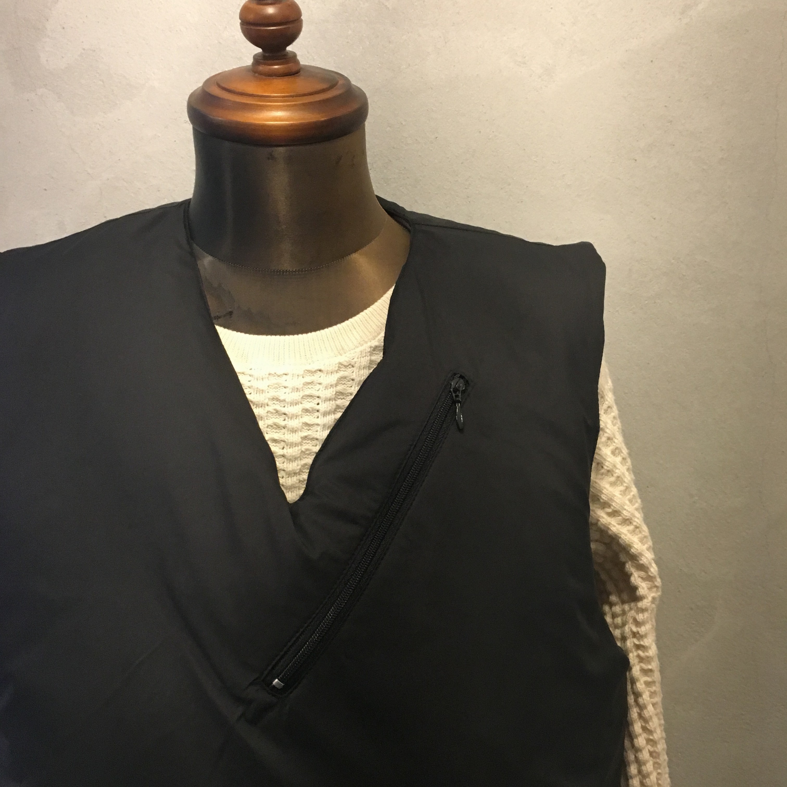 COMFY ”PULL OVER DOWN VEST” | SIGNAL GARMENTS