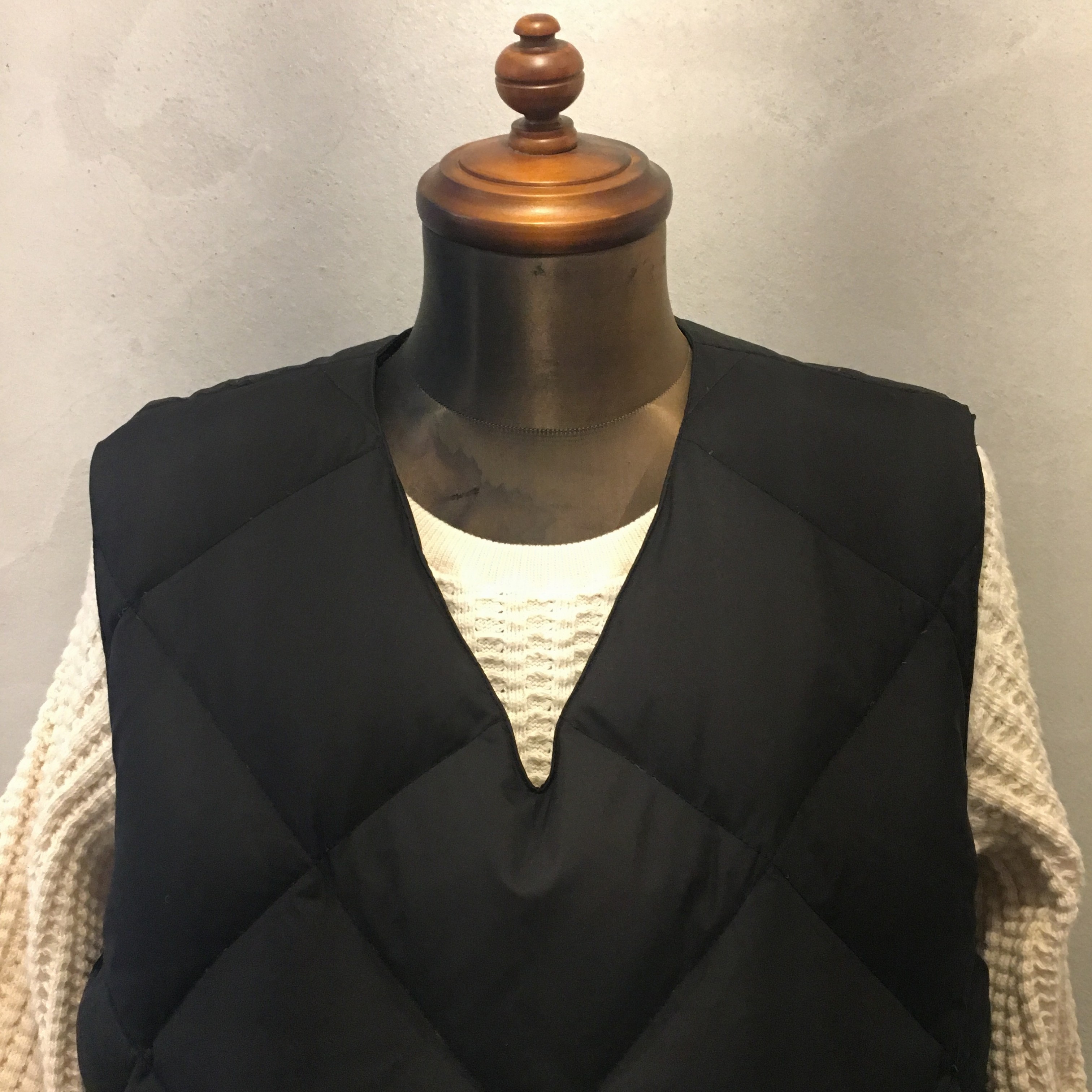 COMFY ”PULL OVER DOWN VEST” | SIGNAL GARMENTS